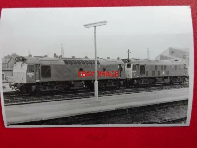 PHOTO BR Class 25 Loco No 25134 & 25224 At Chester 1981 £2.25 - PicClick UK