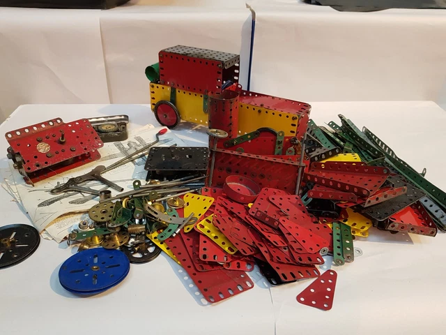VINTAGE MECCANO BIG bundle lot clockwork electric motors keys wheels ...