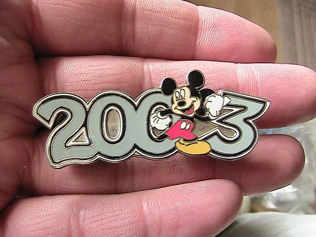2003 MICKEY MOUSE Pin Badge Walt Disney Classic Cartoon Character ...
