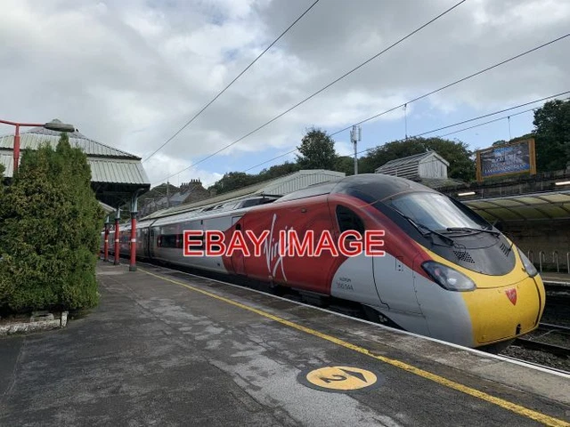 PHOTO A Virgin Trains Pendolino 390044 At Oxenholme Station On A Euston ...