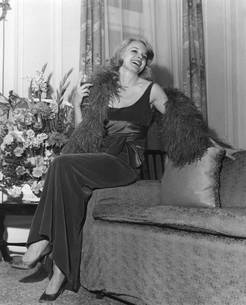 CARROLL BAKER IN London England United Kingdom January 3 1963 Old Photo ... CARROLL BAKER IN London England United Kingdom January 3 1963 Old Photo ...