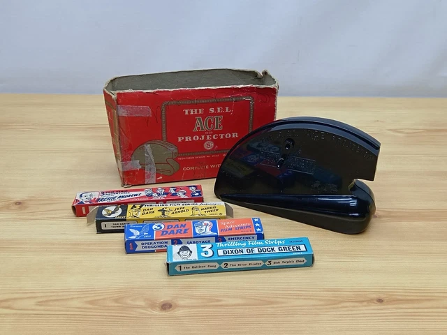 VINTAGE 1950S S.E.L Ace Projector & Merit Film Strips - Dan Dare etc ...