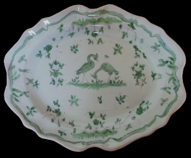 PLAT EN FAÏENCE Sud-Ouest XVIII / XIX ème Décor aux grotesques vert EUR ...