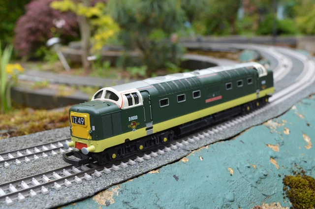 LIMA OO GAUGE Diesel Locomotive Class 55 Deltic Royal Scots Grey £72.00 ...