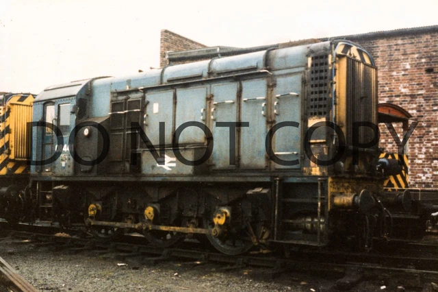 UK DIESEL TRAIN Railway Photograph Of Class 08 08441 Rm08-94 £1.70 ...