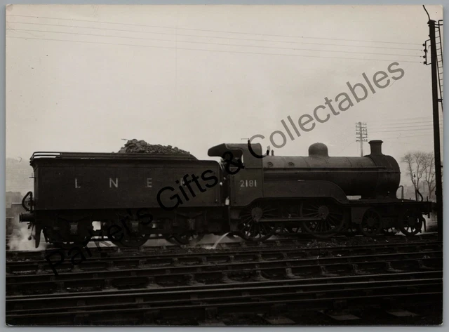 LNER STEAM TRAIN Locomotive No 2181 London North Eastern Railway ...