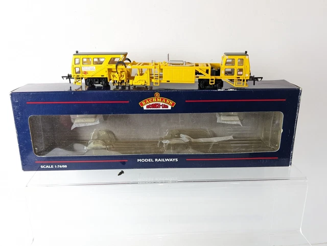 OO GAUGE BACHMANN motorised Plasser & Theurer Plasser Tamper locomotive ...
