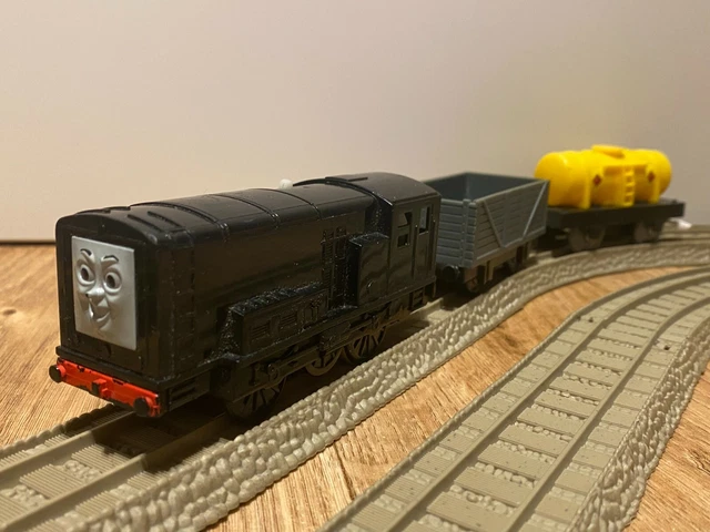 TRACKMASTER THOMAS THE Tank Engine & Friends Devious Diesel with Trucks ...