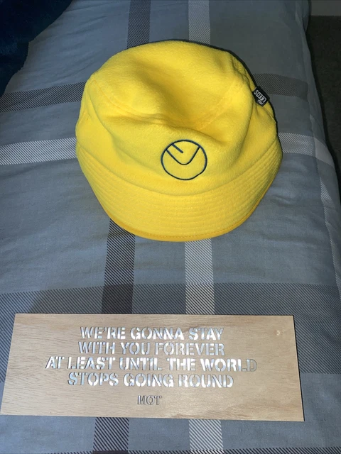 LEEDS UNITED OFFICIAL Fan Club Merchandise £15.00 - PicClick UK