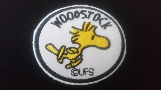 PATCH AUFNÄHER AUFBÜGLER WOODSTOCK Peanuts Snoopy Charlie Brown Schroeder 7x6 cm EUR 7,95 ...
