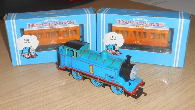 HORNBY THOMAS & FRIENDS THOMAS MADE IN GB RN1 0-6-0 WITH 2 x ANNIE ...