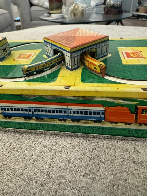 VINTAGE TOY SCHYLLING Tin Plate Wind Up Dual Train Station - No Key $9. ...