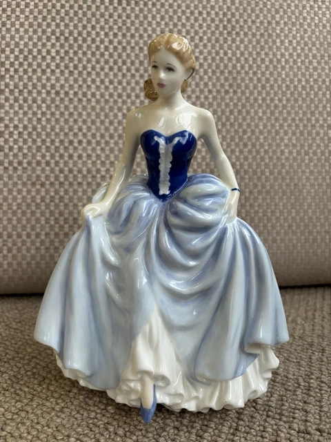 ROYAL DOULTON FIGURINE Susan Figure Of The Year 2004 £30.00 - PicClick UK