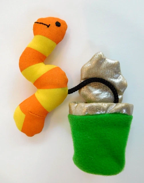 SESAME STREET &TINY& SLIMEY WORM Oscar The Grouch trashcan pet plush ...