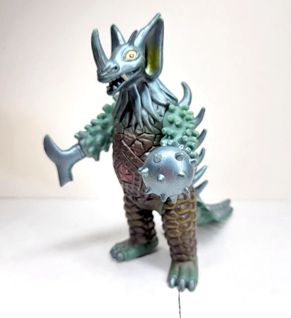 MODELLINO VINTAGE BANDAI Ultraman Monster Kaiju TYRANT 7 pollici 1984 ...