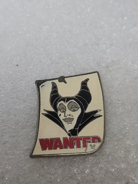 DISNEY MALEFICENT WANTED Poster Pin 2006 Hidden Mickey/Cast Lanyard ...