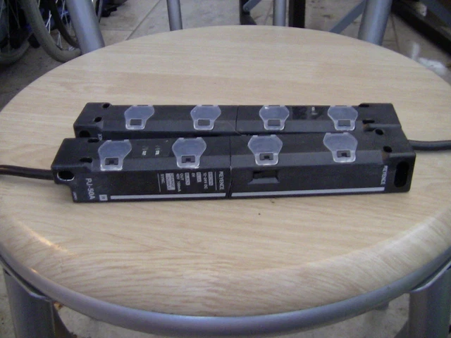 PAIR OF KEYENCE Photoelectric sensors PJ-50A transmitter and receiver £ ...