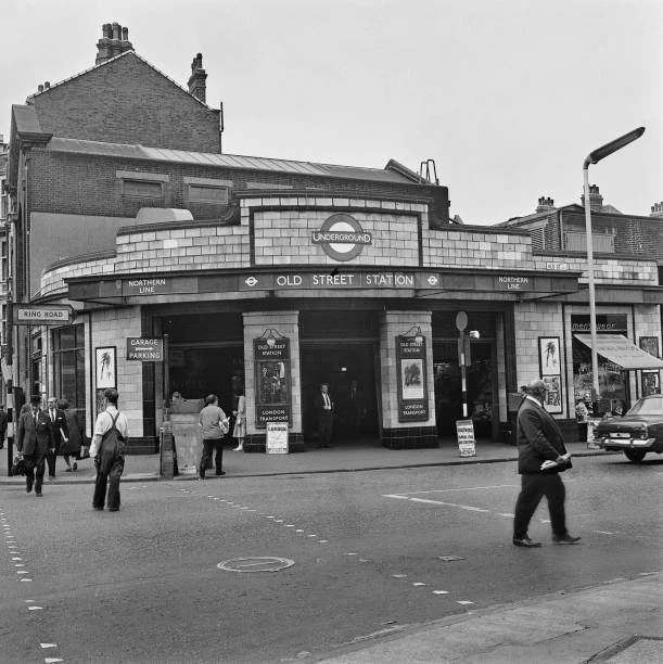 OLD STREET STATION on Northern Line of London Underground,UK 1960s OLD ...