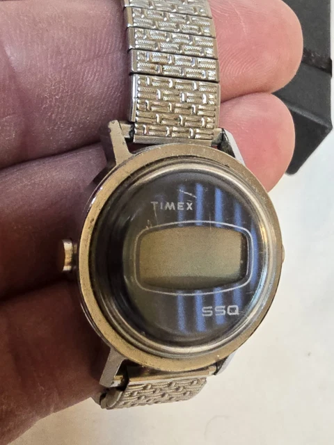 VINTAGE TIMEX SSQ Digital Women’s Silver Tone Water Resistant Watch ...