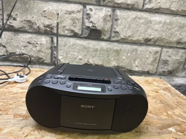 SONY CFD-S70 CD Player and Cassette Tape & FM Radio Boombox - Black £25 ...