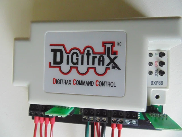 DETECTOR DE OCUPACIÓN Digitrax Bxp88 Loconet DCC 8 secciones USADO EUR ...