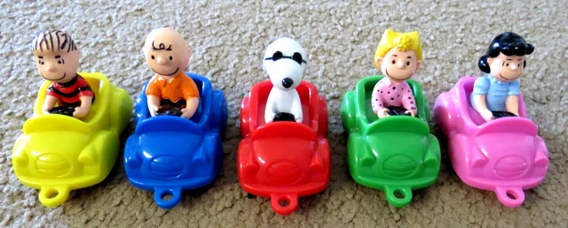 THE PEANUTS GANG Charlie Brown Snoopy and gant Hungry Jacks car toys ...