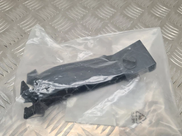 NEW GENUINE MERCEDES-BENZ Vito W447 Front Bumper Right Strut O/S ...