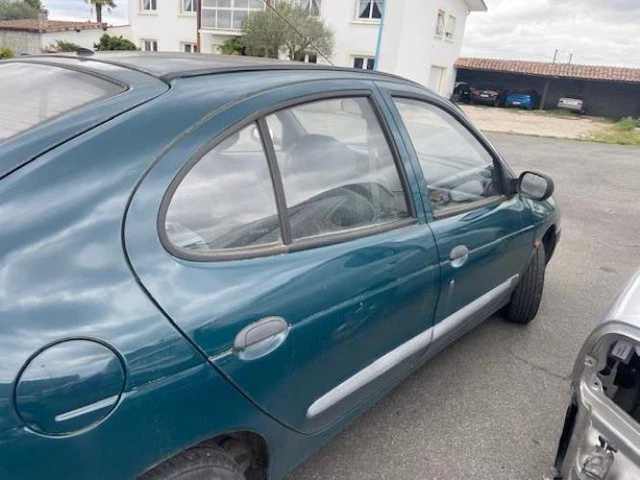 RADIATEUR EAU RENAULT MEGANE 1 7700838133 EUR 40,00 - PicClick FR