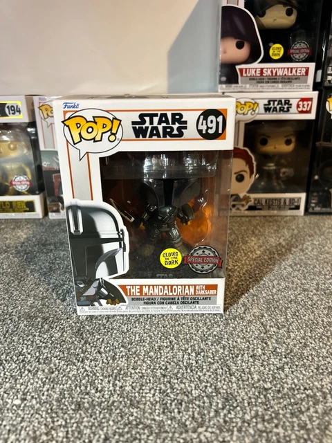 FUNKO POP STAR Wars Il Mandaloriano con spada scura 491 Glow Edizione ...