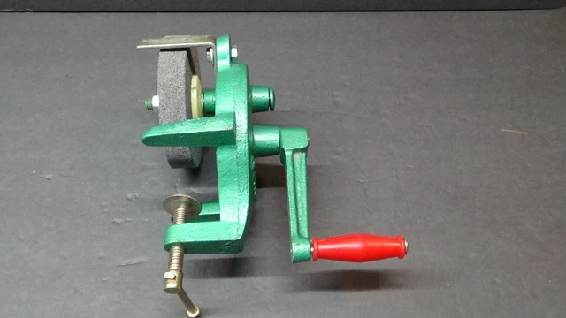 VINTAGE OLD TOOL Hand Crank Bench Grinder / Sharpener Table Bench Mount ...