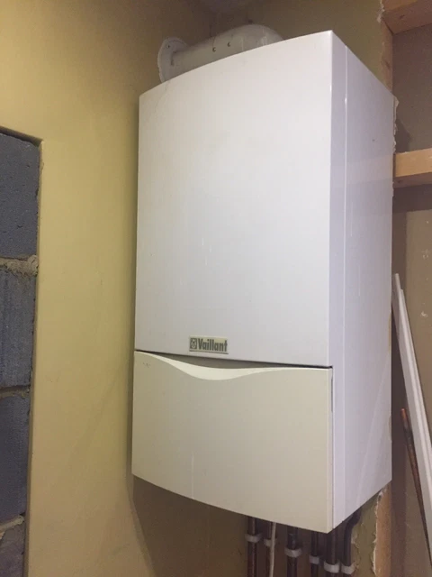 VAILLANT TURBOMAX COMBI Boiler turbo Max plus 828e £240.00 - PicClick UK