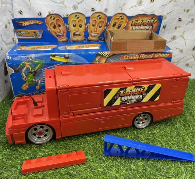 MATTEL HOT WHEELS Incredible Crash Dummies Crash Road Show Bus Boxed ...