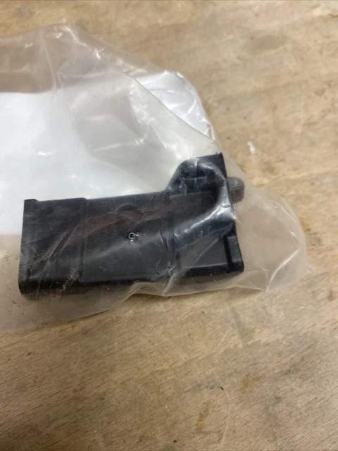 KIA OEM SPORTAGE Front Bumper Grille Grill-Valance Panel Bracket Left ...