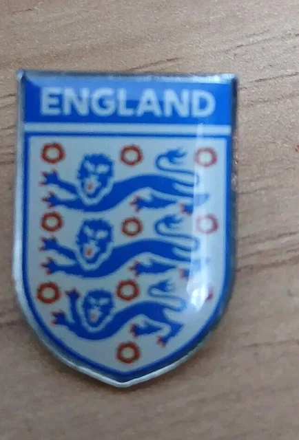 ENGLAND FA PIN Badge Official Merchandise Football Three Lions . £3.75 ...