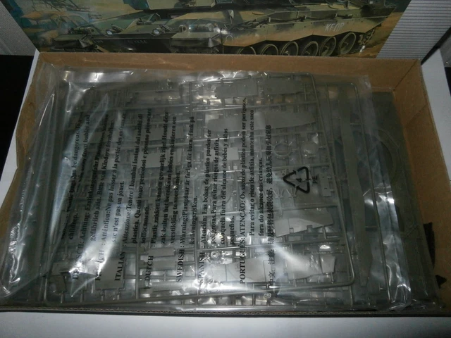 TRUMPETER 1/35 MODEL Kit Challenger II British Main Battle Tank £24.62 ...