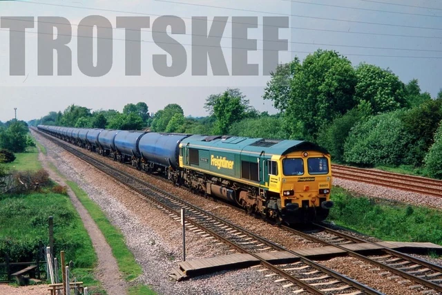 35MM SLIDE FREIGHTLINER Diesel Loco Class 66 66601 2002 Stafford ...