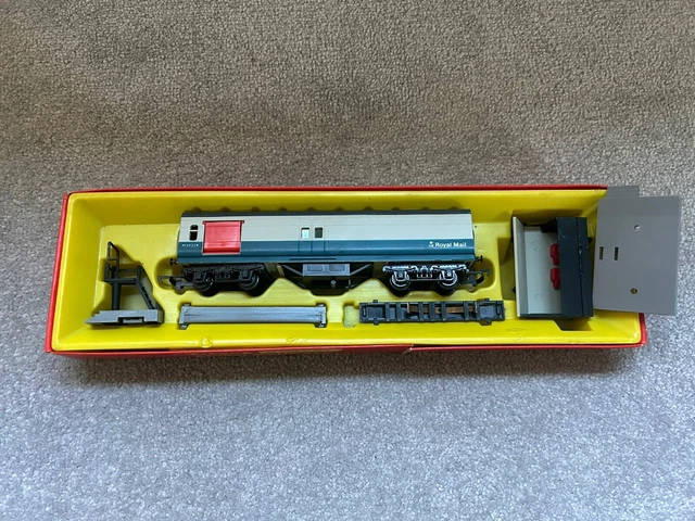 TRIANG HORNBY RAILWAYS R.402m operating Royal mail coach set £19.99 ...