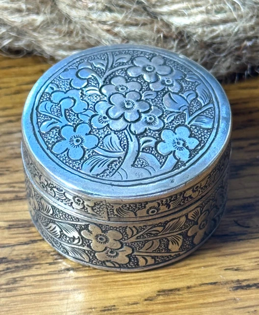 ANTIQUE CHINESE PILL Patch Box Engraved Prune Flowers Character Marks £ ...