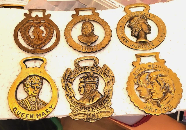 ANTIQUE CORONATION KING Queen Victoria Vintage Old Gold Lustre King ...