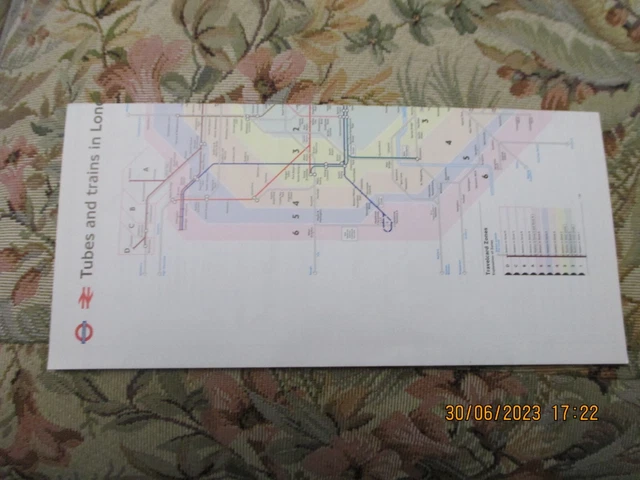LONDON UNDERGROUND LEAFLET Tube & Bus Map Out Your Day 2004 £1.00 ...