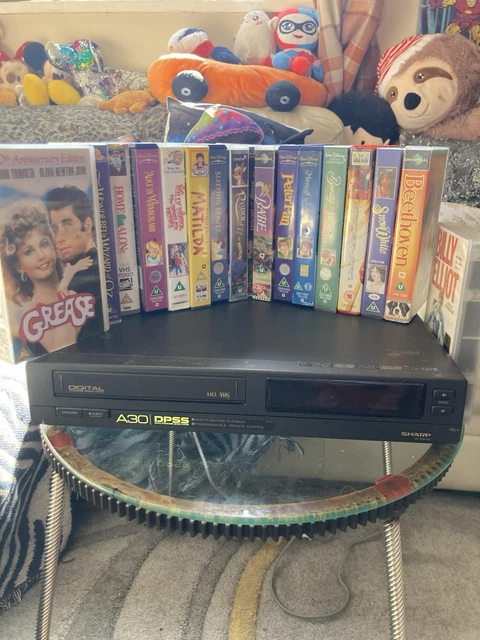 VHS VCR PLAYER Starter Kit+ 16 Classic Films Bundle High Quality Video ...