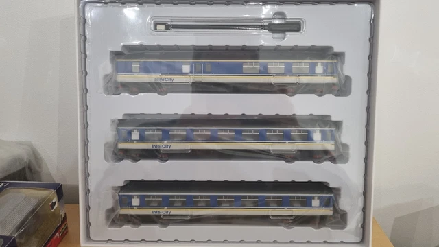 IRISH RAILWAY MODELS NIR Inter City Coach MK2B Pack 3 (suit Murphy ...