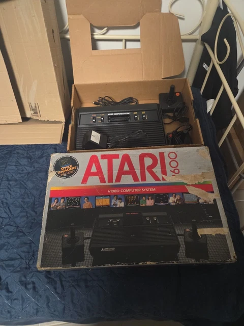 ANCIENNE CONSOLE ATARI 2600 en boîte + manettes EUR 80,00 - PicClick FR