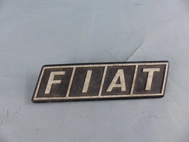 FIAT ANCIEN EMBLÈME logo sigle monogramme hayon coffre en métal EUR 15 ...