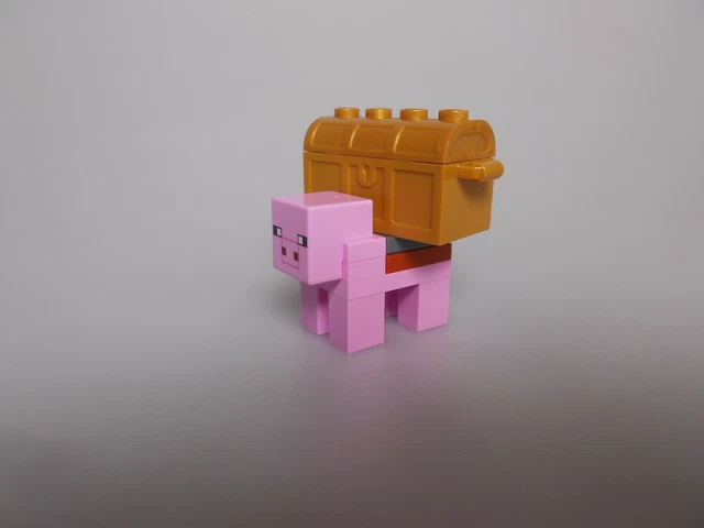 LEGO® MINECRAFT ACCESSORIES Minifig Pig Pig with Treasure Chest from ...