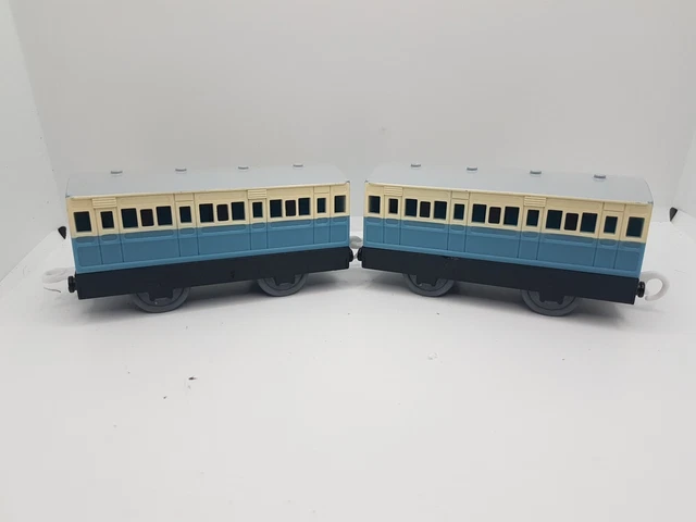THOMAS TRACKMASTER SKARLOEY'S Blue Passenger Coaches Set Express 2006 ...