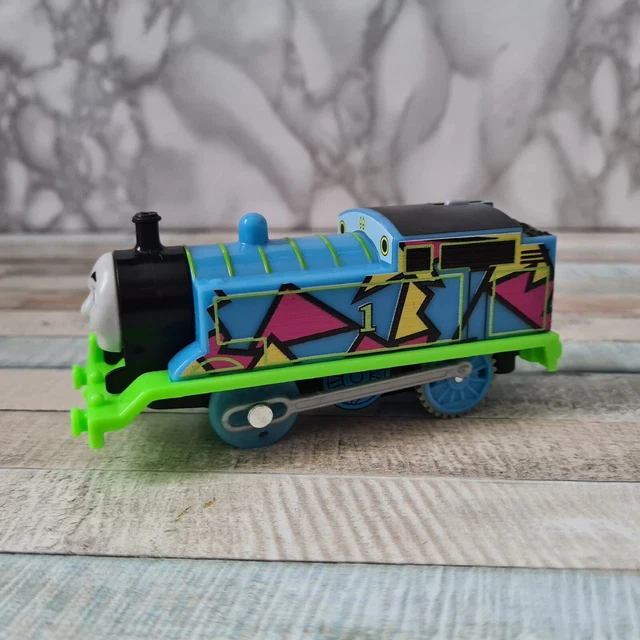 TRACKMASTER REVOLUTION THOMAS The Tank Engine Motorised Hyperglow ...