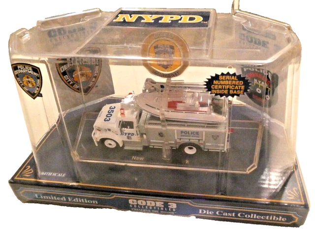 CODE 3 NYPD Emergency Service ESU Truck 6 Water Rescue #12552 NIB $210. ...