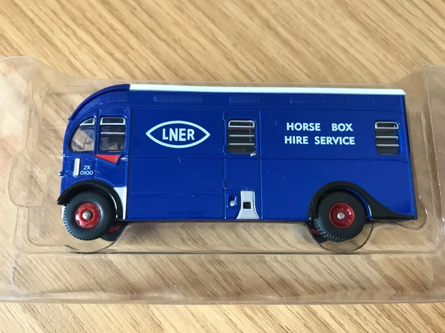 CORGI TRACKSIDE 1:76 Scale Harrington Horsebox LNER DG213000 with Cert ...
