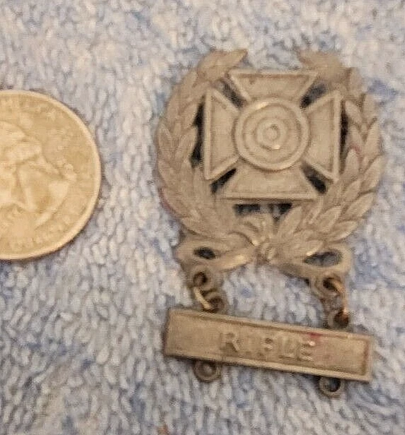 WW II ARMY Marksman Rifle Badge Pin Back £18.64 - PicClick UK